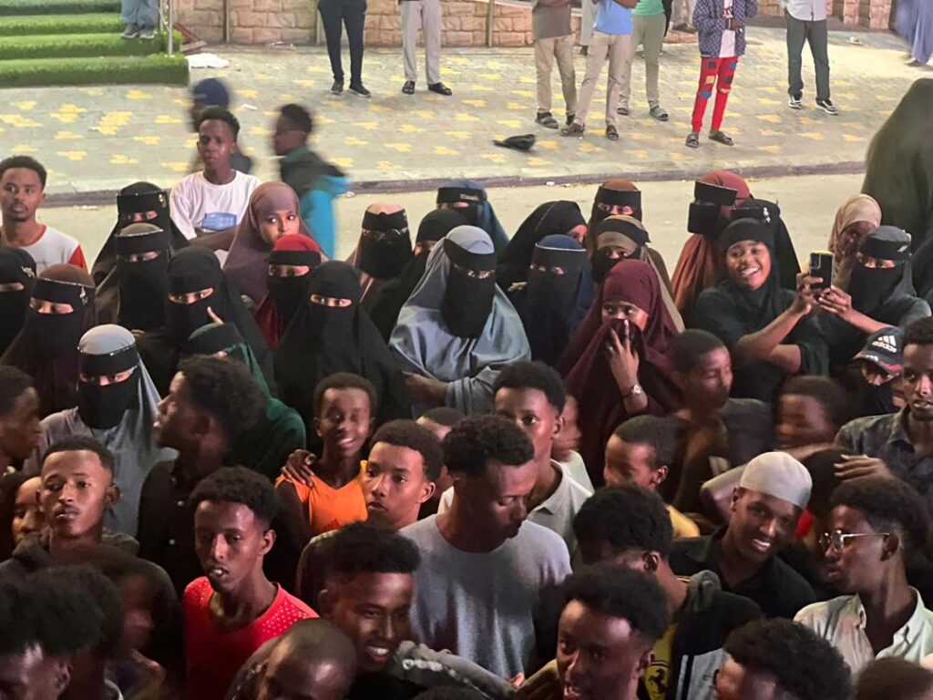 Youth-Led Rally in Mogadishu Backs City Clean-Up Drive – Goobjoog English